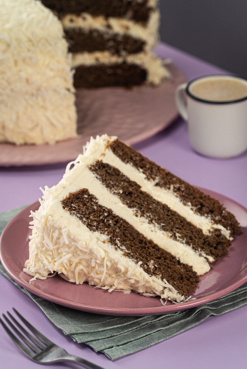 Pastel De Chocolate Con Betún De Malvavisco Y Coco